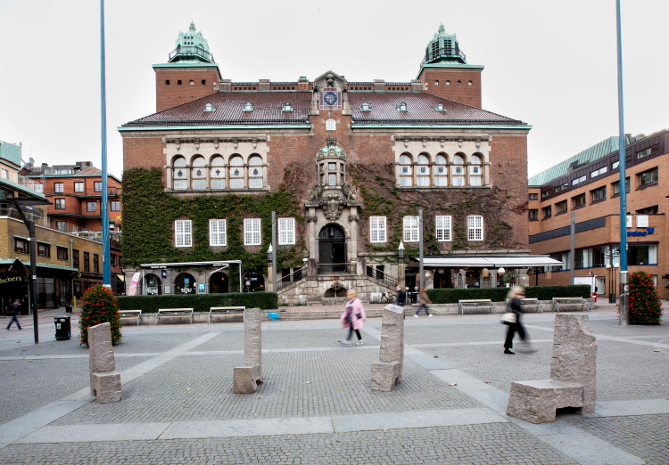 En Man Har Dömts Till 14 års Fängelse För Mord Vid Högskolan I Borås