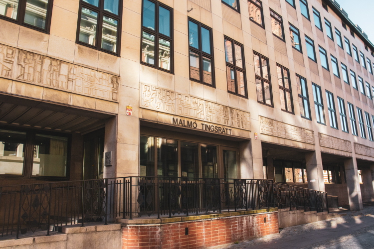 Åtta månaders fängelse för underlåtenhet att avslöja människorov ...